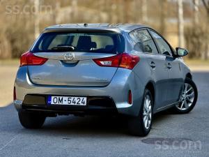 Grey Toyota Auris 2014 in Riga, with an engine capacity of 1.40 L and mileage of 0 thousand km for 5250 €, photo 5 on AUTOMOTO.COM.LV