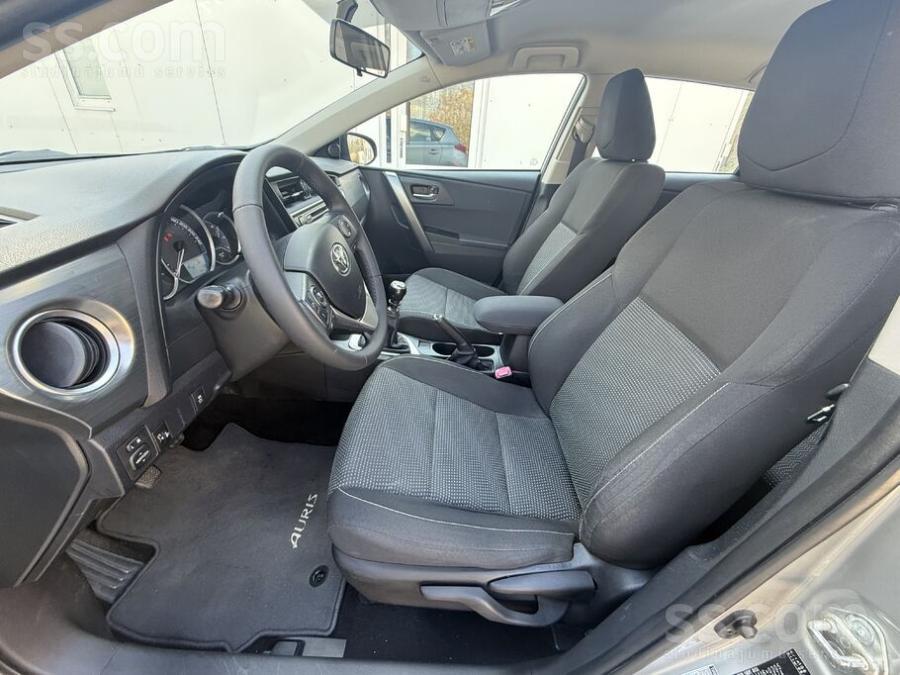 Grey Toyota Auris 2014 in Riga, with an engine capacity of 1.40 L and mileage of 0 thousand km for 5250 €, photo 8 on AUTOMOTO.COM.LV