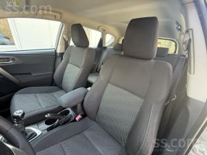 Grey Toyota Auris 2014 in Riga, with an engine capacity of 1.40 L and mileage of 0 thousand km for 5250 €, photo 9 on AUTOMOTO.COM.LV