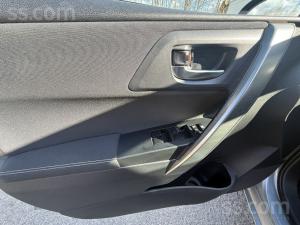 Grey Toyota Auris 2014 in Riga, with an engine capacity of 1.40 L and mileage of 0 thousand km for 5250 €, photo 10 on AUTOMOTO.COM.LV