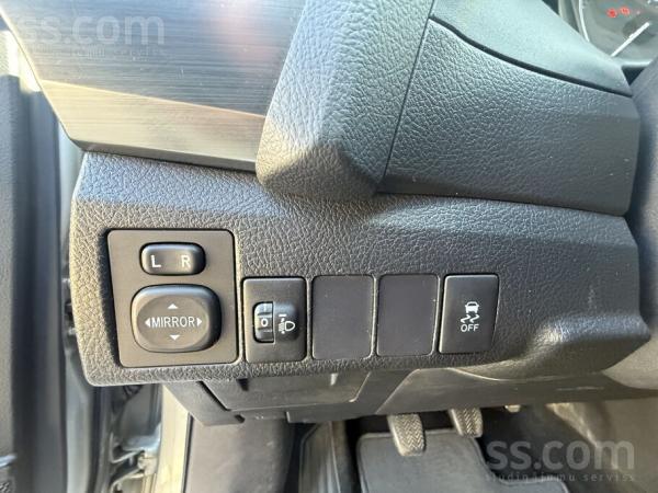 Grey Toyota Auris 2014 in Riga, with an engine capacity of 1.40 L and mileage of 0 thousand km for 5250 €, photo 10 on AUTOMOTO.COM.LV