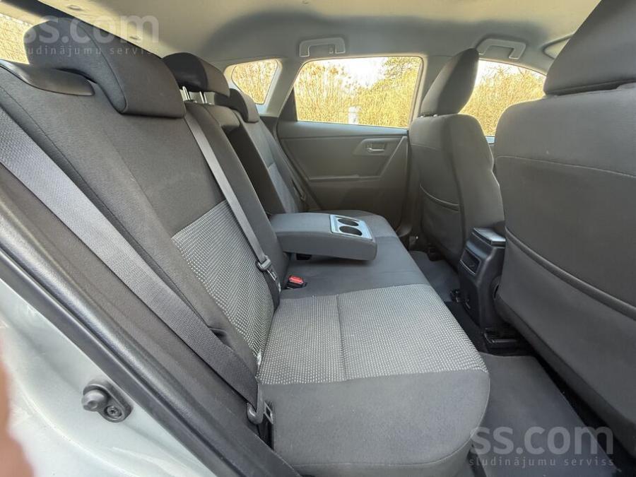 Grey Toyota Auris 2014 in Riga, with an engine capacity of 1.40 L and mileage of 0 thousand km for 5250 €, photo 14 on AUTOMOTO.COM.LV