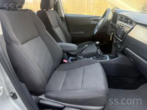 Grey Toyota Auris 2014 in Riga, with an engine capacity of 1.40 L and mileage of 0 thousand km for 5250 €, photo 16 on AUTOMOTO.COM.LV