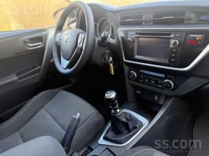 Grey Toyota Auris 2014 in Riga, with an engine capacity of 1.40 L and mileage of 0 thousand km for 5250 €, photo 17 on AUTOMOTO.COM.LV