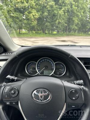Pelēks Toyota Auris 2014 Rīga, ar dzinēja tilpumu 1.60 L un nobraukumu 172 tūkst. km par 6900 €, foto 10 vietnē AUTOMOTO.COM.LV