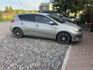 Grey Toyota Auris 2014 in Kaunas, with an engine capacity of 1.80 L and mileage of 195 thousand km for 9350 €, photo  on AUTOMOTO.COM.LV