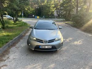 Grey Toyota Auris 2014 in Kaunas, with an engine capacity of 1.80 L and mileage of 195 thousand km for 9350 €, photo 9 on AUTOMOTO.COM.LV