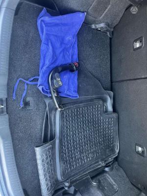 Grey Toyota Auris 2014 in Kaunas, with an engine capacity of 1.80 L and mileage of 195 thousand km for 9350 €, photo 17 on AUTOMOTO.COM.LV