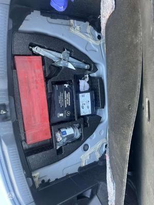 Grey Toyota Auris 2014 in Kaunas, with an engine capacity of 1.80 L and mileage of 195 thousand km for 9350 €, photo 18 on AUTOMOTO.COM.LV