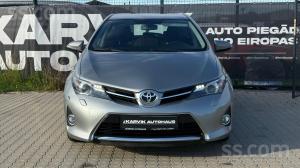 Pelēks Toyota Auris 2014 Liepāja, ar dzinēja tilpumu 1.60 L un nobraukumu 173 tūkst. km par 6900 €, foto  vietnē AUTOMOTO.COM.LV