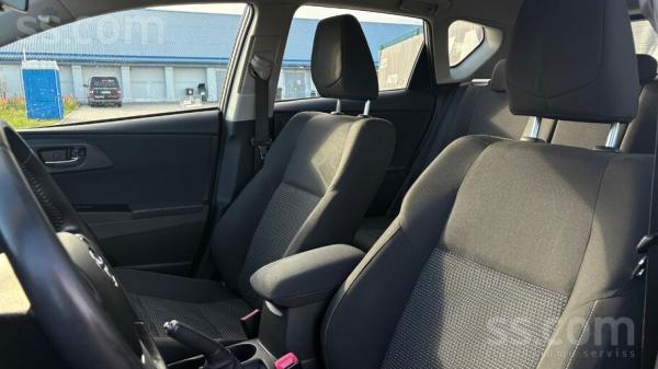 Pelēks Toyota Auris 2014 Liepāja, ar dzinēja tilpumu 1.60 L un nobraukumu 173 tūkst. km par 6900 €, foto 10 vietnē AUTOMOTO.COM.LV