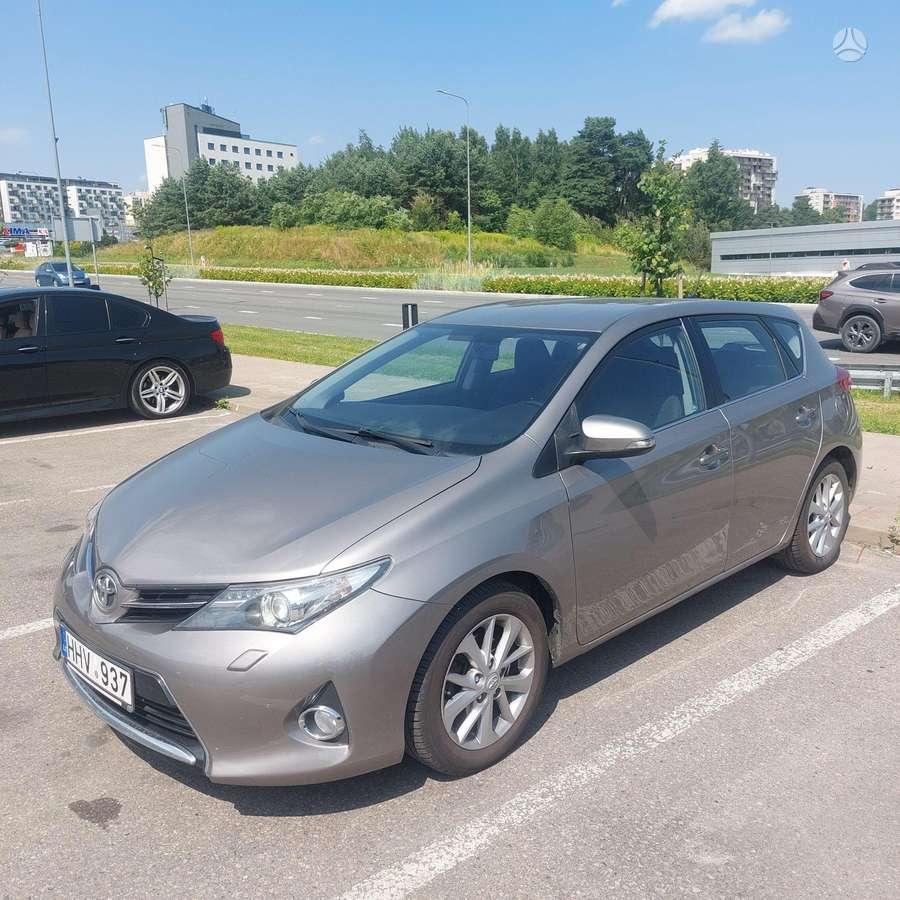 Grey Toyota Auris 2014 in Vilnius, with an engine capacity of 1.60 L and mileage of 103 thousand km for 8600 €, photo 1 on AUTOMOTO.COM.LV