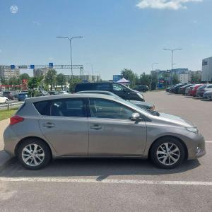 Grey Toyota Auris 2014 in Vilnius, with an engine capacity of 1.60 L and mileage of 103 thousand km for 8600 €, photo 5 on AUTOMOTO.COM.LV