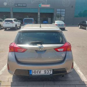 Grey Toyota Auris 2014 in Vilnius, with an engine capacity of 1.60 L and mileage of 103 thousand km for 8600 €, photo 7 on AUTOMOTO.COM.LV