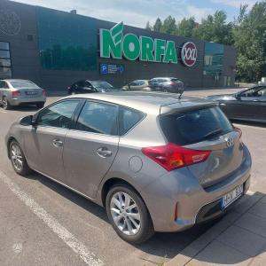 Grey Toyota Auris 2014 in Vilnius, with an engine capacity of 1.60 L and mileage of 103 thousand km for 8600 €, photo 8 on AUTOMOTO.COM.LV