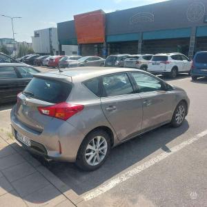 Grey Toyota Auris 2014 in Vilnius, with an engine capacity of 1.60 L and mileage of 103 thousand km for 8600 €, photo 9 on AUTOMOTO.COM.LV