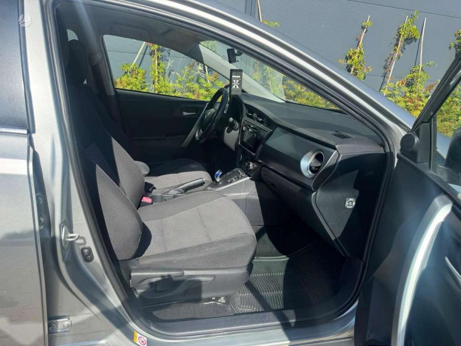 Pelēks Toyota Auris 2014 Viļņa, ar dzinēja tilpumu 1.80 L un nobraukumu 283 tūkst. km par 9499 €, foto 8 vietnē AUTOMOTO.COM.LV