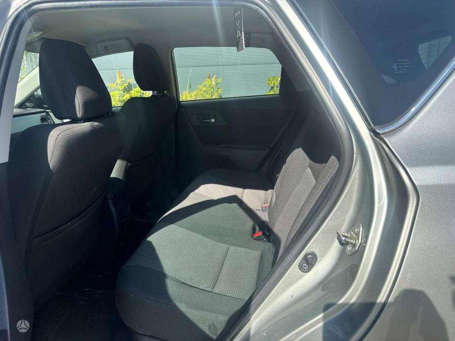 Pelēks Toyota Auris 2014 Viļņa, ar dzinēja tilpumu 1.80 L un nobraukumu 283 tūkst. km par 9499 €, foto 12 vietnē AUTOMOTO.COM.LV