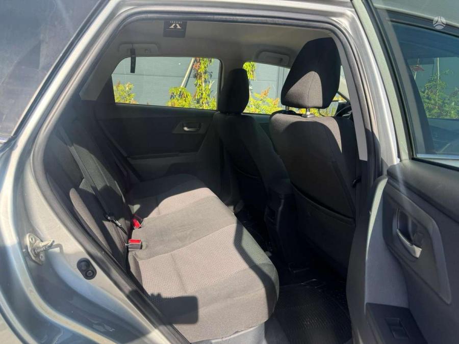 Pelēks Toyota Auris 2014 Viļņa, ar dzinēja tilpumu 1.80 L un nobraukumu 283 tūkst. km par 9499 €, foto 13 vietnē AUTOMOTO.COM.LV