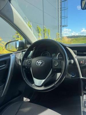 Pelēks Toyota Auris 2014 Viļņa, ar dzinēja tilpumu 1.80 L un nobraukumu 283 tūkst. km par 9499 €, foto 17 vietnē AUTOMOTO.COM.LV