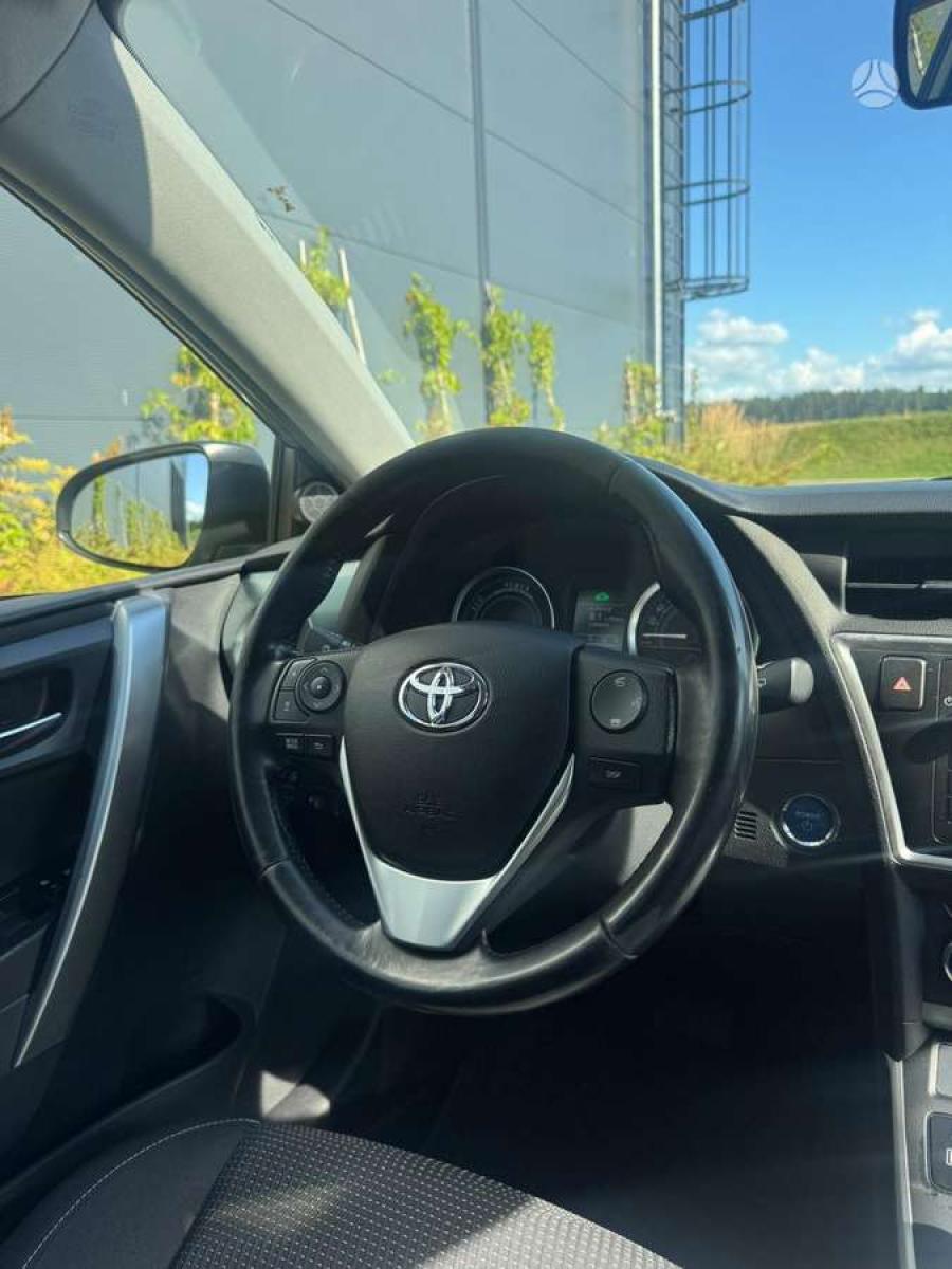 Pelēks Toyota Auris 2014 Viļņa, ar dzinēja tilpumu 1.80 L un nobraukumu 283 tūkst. km par 9499 €, foto 17 vietnē AUTOMOTO.COM.LV