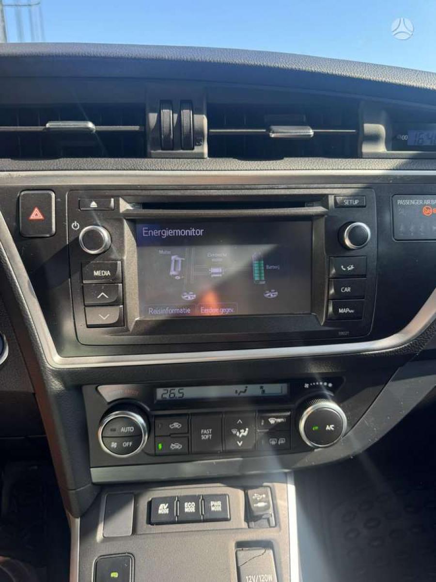Pelēks Toyota Auris 2014 Viļņa, ar dzinēja tilpumu 1.80 L un nobraukumu 283 tūkst. km par 9499 €, foto 23 vietnē AUTOMOTO.COM.LV