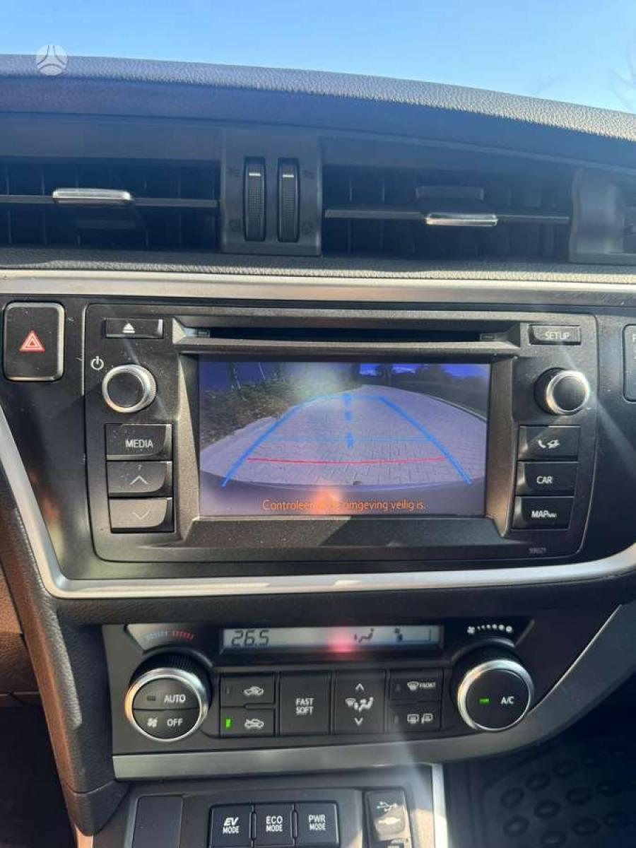 Pelēks Toyota Auris 2014 Viļņa, ar dzinēja tilpumu 1.80 L un nobraukumu 283 tūkst. km par 9499 €, foto 24 vietnē AUTOMOTO.COM.LV