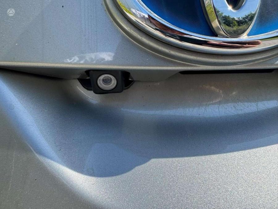 Pelēks Toyota Auris 2014 Viļņa, ar dzinēja tilpumu 1.80 L un nobraukumu 283 tūkst. km par 9499 €, foto 25 vietnē AUTOMOTO.COM.LV