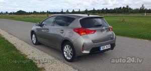 Pelēks Toyota Auris 2014 Tallina, ar dzinēja tilpumu 1.60 L un nobraukumu 126 tūkst. km par 8900 €, foto 7 vietnē AUTOMOTO.COM.LV
