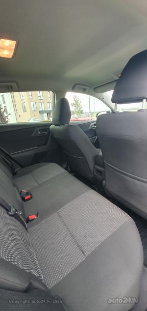 Pelēks Toyota Auris 2014 Tallina, ar dzinēja tilpumu 1.60 L un nobraukumu 126 tūkst. km par 8900 €, foto 9 vietnē AUTOMOTO.COM.LV