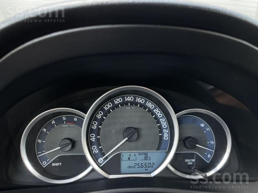 Pelēks Toyota Auris 2014 Rīga, ar dzinēja tilpumu 1.40 L un nobraukumu 257 tūkst. km par 4990 €, foto 10 vietnē AUTOMOTO.COM.LV