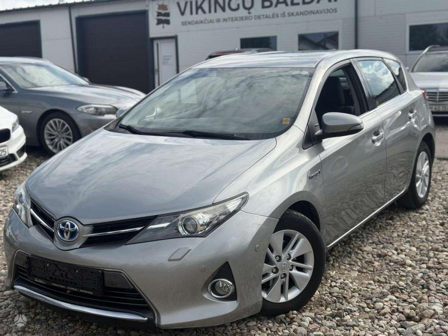 Pelēks Toyota Auris 2014 Utena, ar dzinēja tilpumu 1.80 L un nobraukumu 250 tūkst. km par 7490 €, foto 3 vietnē AUTOMOTO.COM.LV