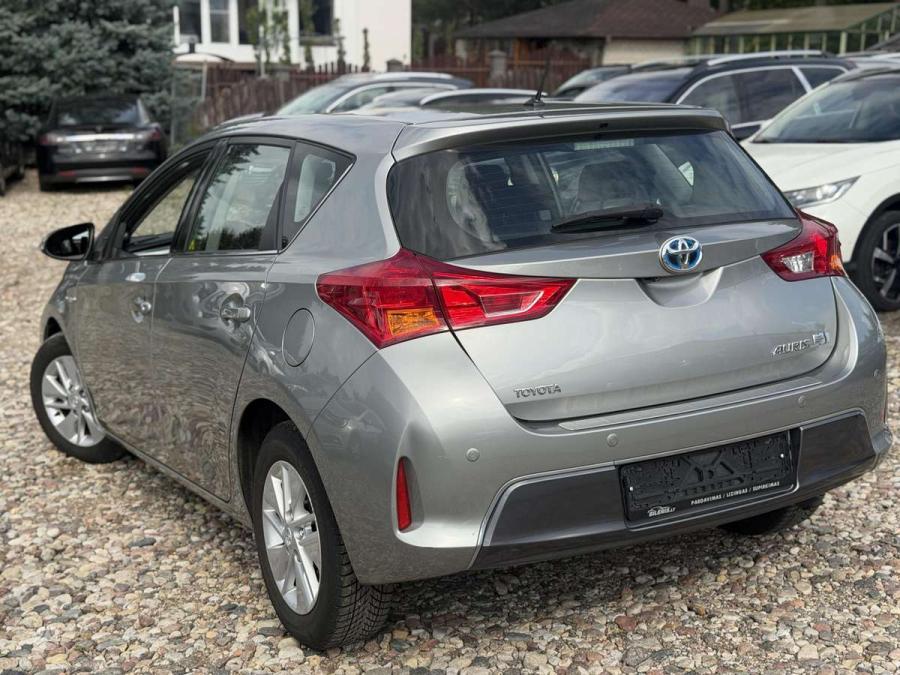 Pelēks Toyota Auris 2014 Utena, ar dzinēja tilpumu 1.80 L un nobraukumu 250 tūkst. km par 7490 €, foto 5 vietnē AUTOMOTO.COM.LV