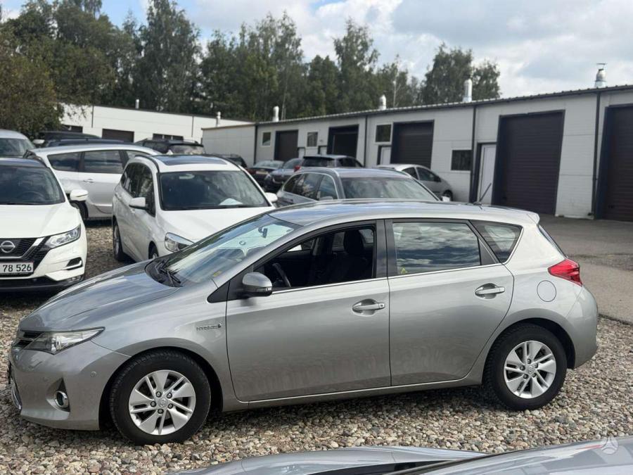 Pelēks Toyota Auris 2014 Utena, ar dzinēja tilpumu 1.80 L un nobraukumu 250 tūkst. km par 7490 €, foto 6 vietnē AUTOMOTO.COM.LV