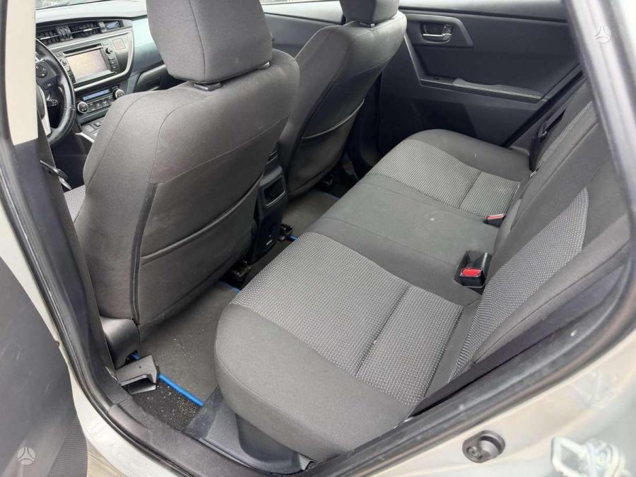 Pelēks Toyota Auris 2014 Utena, ar dzinēja tilpumu 1.80 L un nobraukumu 250 tūkst. km par 7490 €, foto 8 vietnē AUTOMOTO.COM.LV
