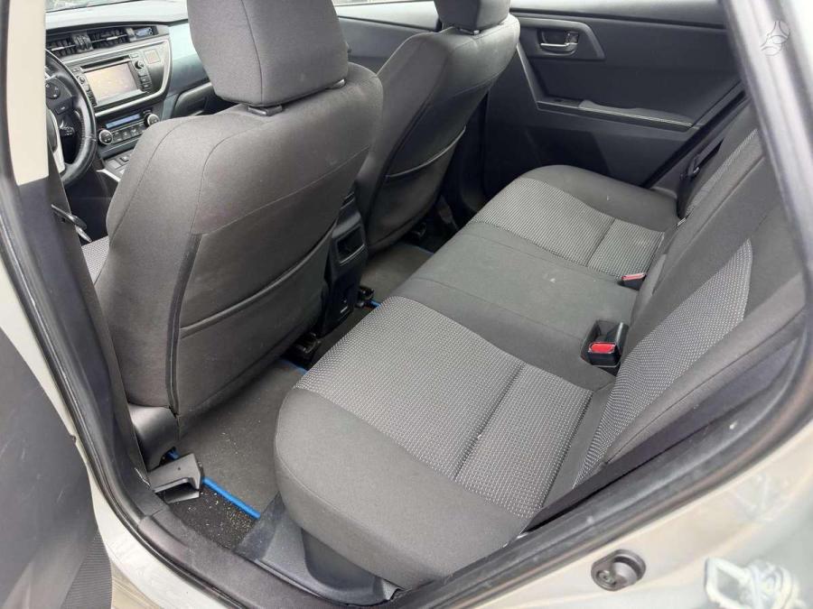 Pelēks Toyota Auris 2014 Utena, ar dzinēja tilpumu 1.80 L un nobraukumu 250 tūkst. km par 7490 €, foto 9 vietnē AUTOMOTO.COM.LV