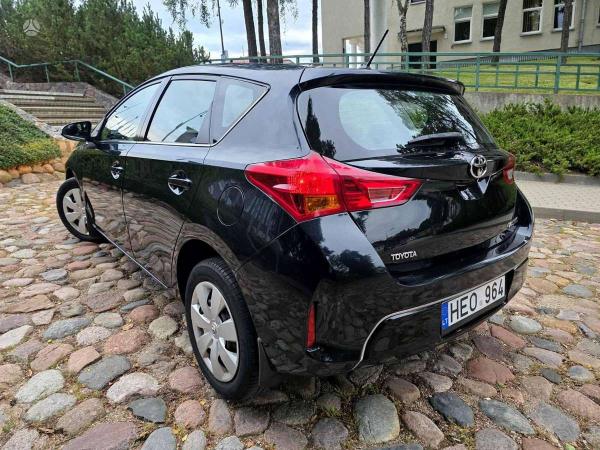 Pelēks Toyota Auris 2014 Utena, ar dzinēja tilpumu 1.36 L un nobraukumu 81 tūkst. km par 6200 €, foto 5 vietnē AUTOMOTO.COM.LV