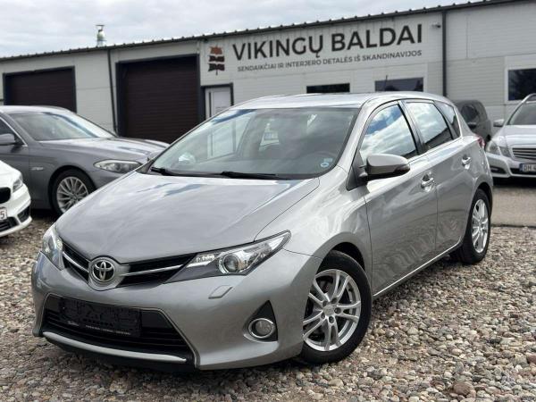 Toyota Auris 2014 Kauņa vietnē Pelēks Toyota Auris 2014 Kauņa, ar dzinēja tilpumu 2.00 L un nobraukumu 290 tūkst. km par 4290 €, foto 4 vietnē AUTOMOTO.COM.LV