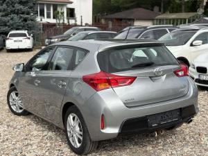 Grey Toyota Auris 2014 in Kaunas, with an engine capacity of 2.00 L and mileage of 290 thousand km for 4290 €, photo 5 on AUTOMOTO.COM.LV