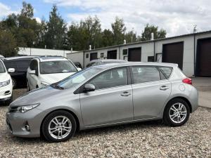 Grey Toyota Auris 2014 in Kaunas, with an engine capacity of 2.00 L and mileage of 290 thousand km for 4290 €, photo 6 on AUTOMOTO.COM.LV