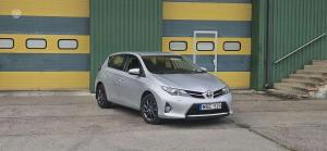 Pelēks Toyota Auris 2014 Kauņa, ar dzinēja tilpumu 1.60 L un nobraukumu 301 tūkst. km par 5900 €, foto 4 vietnē AUTOMOTO.COM.LV