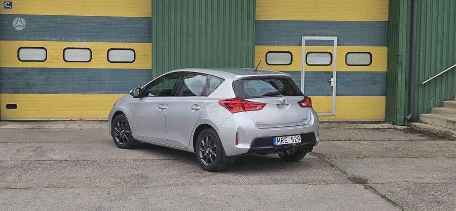 Pelēks Toyota Auris 2014 Kauņa, ar dzinēja tilpumu 1.60 L un nobraukumu 301 tūkst. km par 5900 €, foto 6 vietnē AUTOMOTO.COM.LV