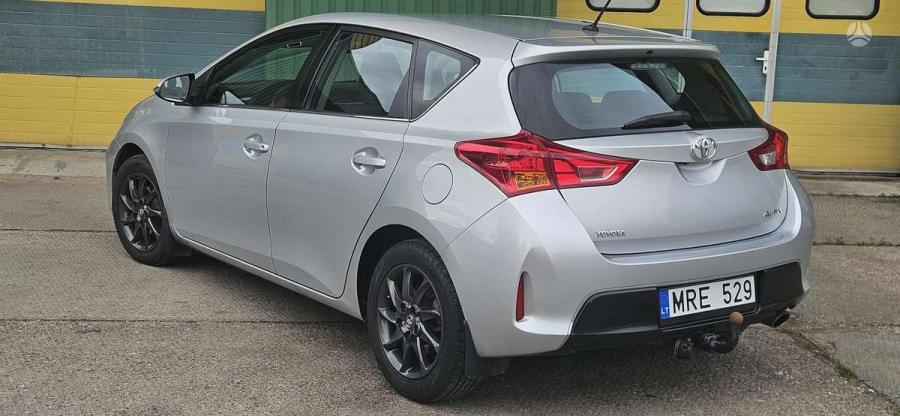 Pelēks Toyota Auris 2014 Kauņa, ar dzinēja tilpumu 1.60 L un nobraukumu 301 tūkst. km par 5900 €, foto 7 vietnē AUTOMOTO.COM.LV