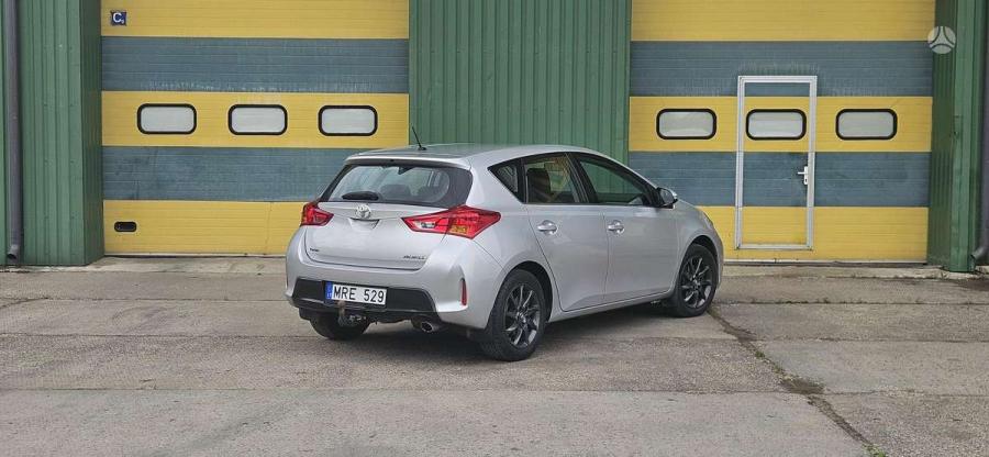 Pelēks Toyota Auris 2014 Kauņa, ar dzinēja tilpumu 1.60 L un nobraukumu 301 tūkst. km par 5900 €, foto 9 vietnē AUTOMOTO.COM.LV