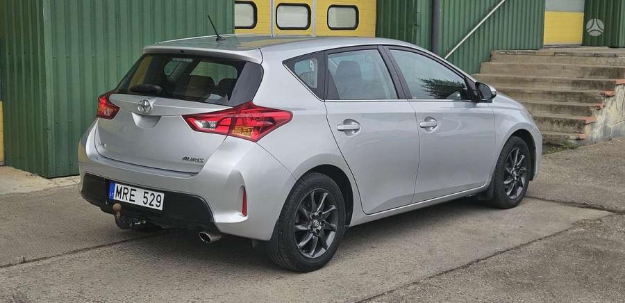Pelēks Toyota Auris 2014 Kauņa, ar dzinēja tilpumu 1.60 L un nobraukumu 301 tūkst. km par 5900 €, foto 12 vietnē AUTOMOTO.COM.LV