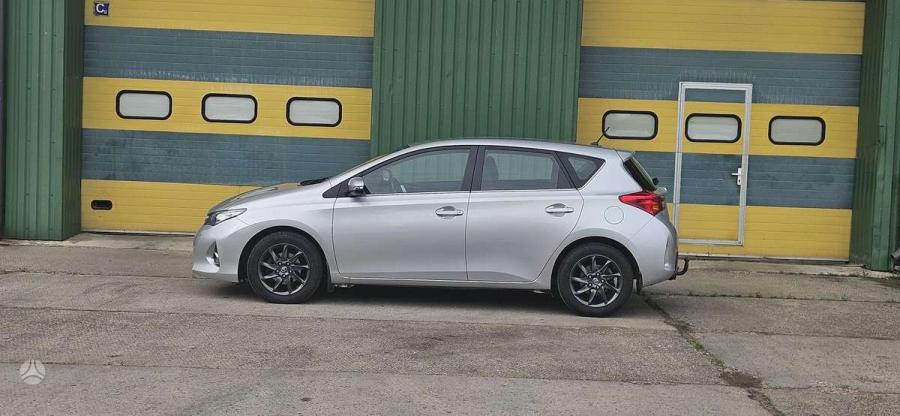Pelēks Toyota Auris 2014 Kauņa, ar dzinēja tilpumu 1.60 L un nobraukumu 301 tūkst. km par 5900 €, foto 14 vietnē AUTOMOTO.COM.LV
