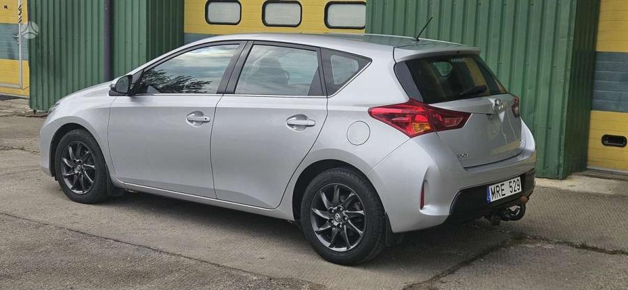 Pelēks Toyota Auris 2014 Kauņa, ar dzinēja tilpumu 1.60 L un nobraukumu 301 tūkst. km par 5900 €, foto 16 vietnē AUTOMOTO.COM.LV