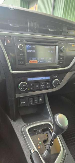 Pelēks Toyota Auris 2014 Kauņa, ar dzinēja tilpumu 1.60 L un nobraukumu 301 tūkst. km par 5900 €, foto 21 vietnē AUTOMOTO.COM.LV