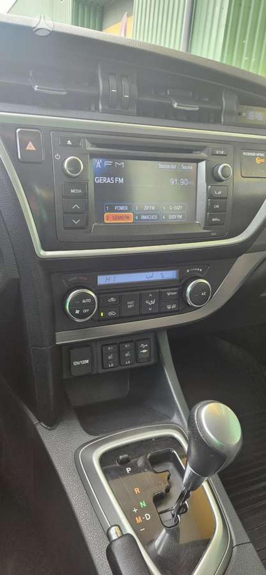 Pelēks Toyota Auris 2014 Kauņa, ar dzinēja tilpumu 1.60 L un nobraukumu 301 tūkst. km par 5900 €, foto 21 vietnē AUTOMOTO.COM.LV
