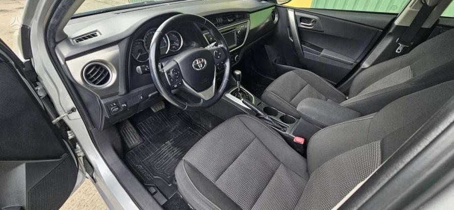 Pelēks Toyota Auris 2014 Kauņa, ar dzinēja tilpumu 1.60 L un nobraukumu 301 tūkst. km par 5900 €, foto 25 vietnē AUTOMOTO.COM.LV